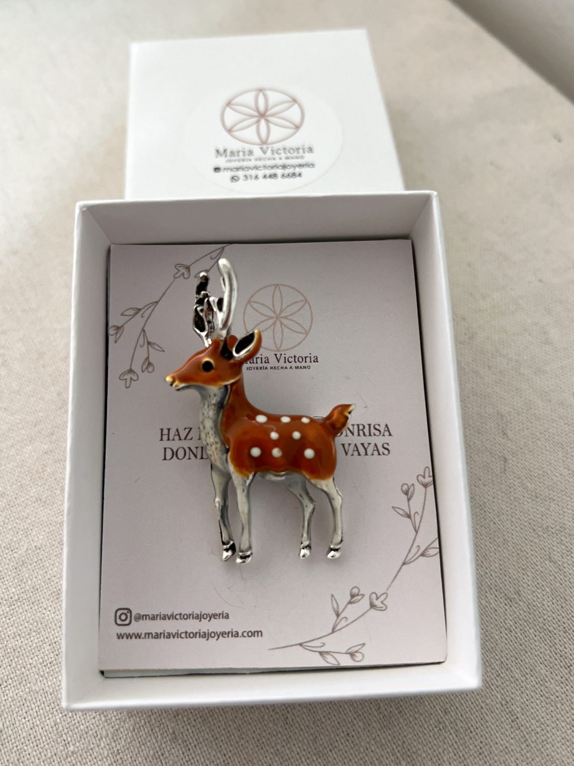 BROCHE RENO BAMBI - María Victoria Joyería